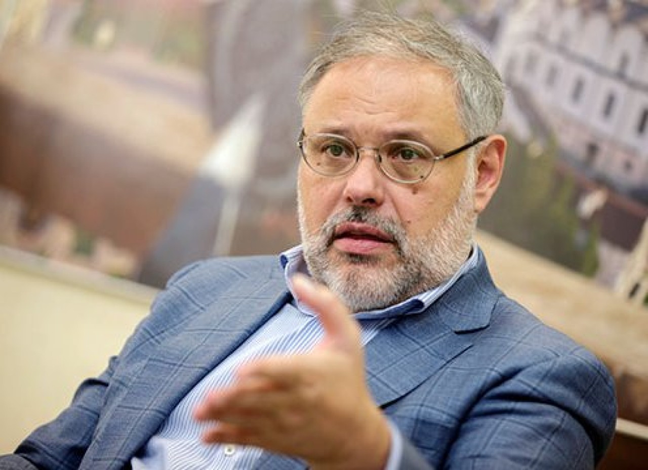 Хазин: Китаю придётся бросить вызов США